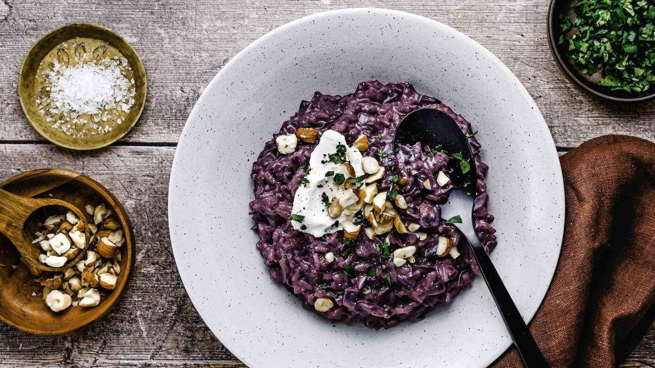 Savor the Comfort: Risotto with Red Cabbage and Parmesan Cheese - Food ...
